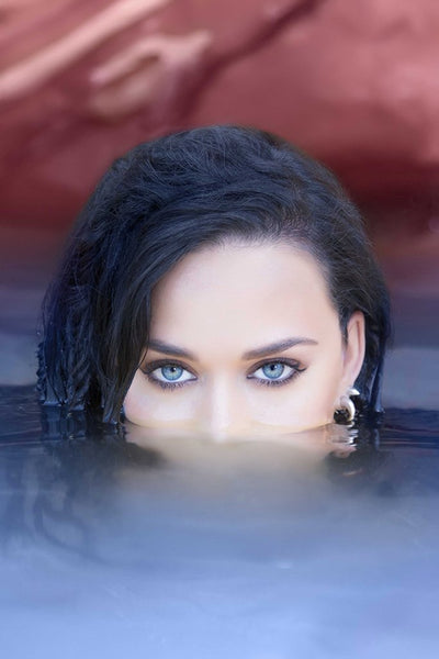 Katy Perry Under Water Poster – My Hot Posters
